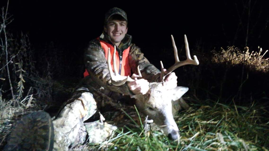 Deer Hunting - Northern Missouri's River Ridge Outfitters